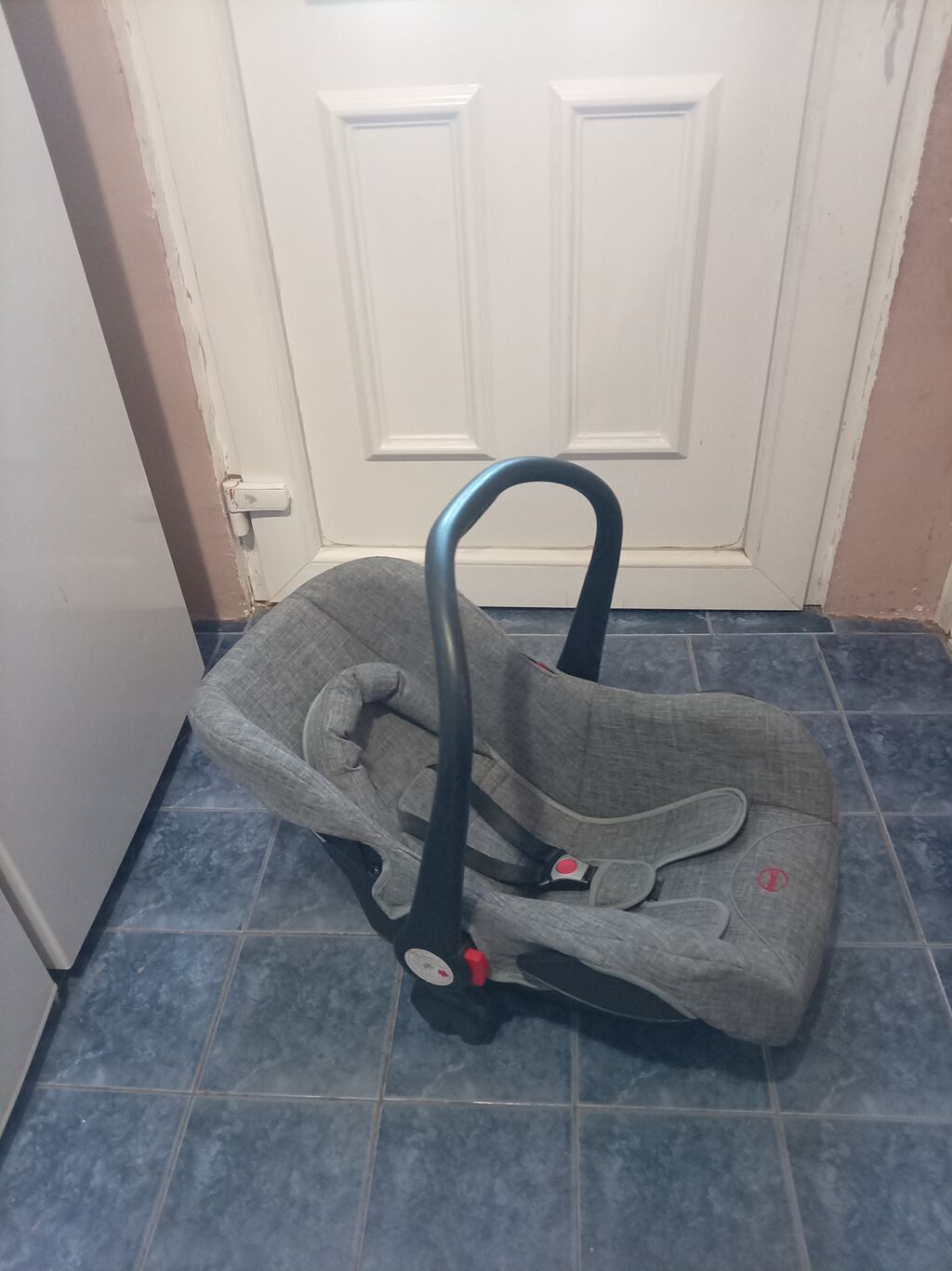 Auto sedište/nosiljka za bebe (grupa 0/0+) - Tip