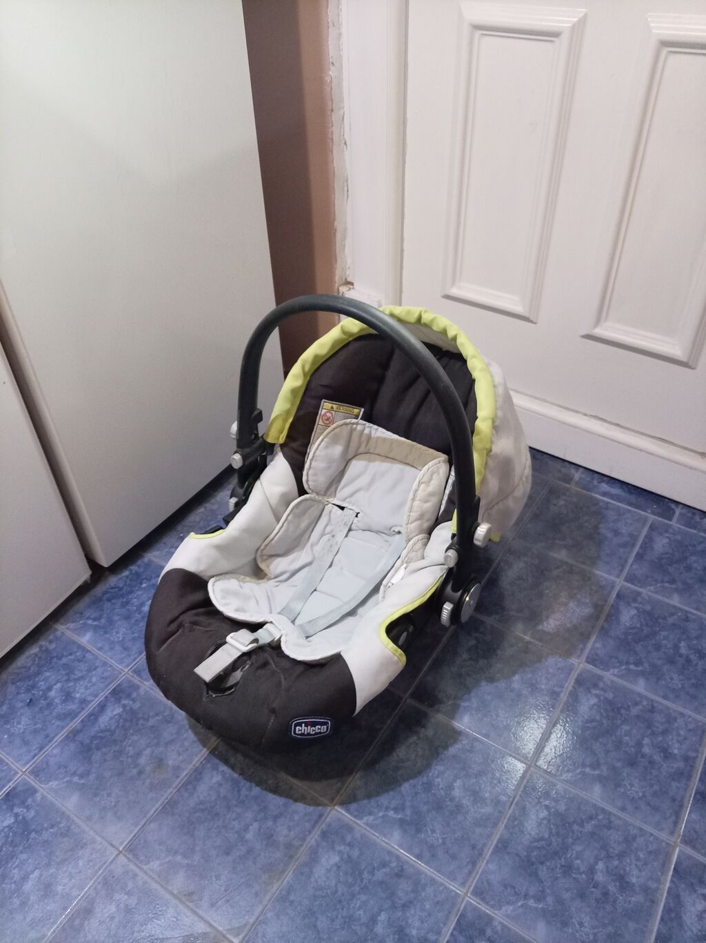 Chicco auto-sedište/nosiljka za bebe - Tip: kompatibilna