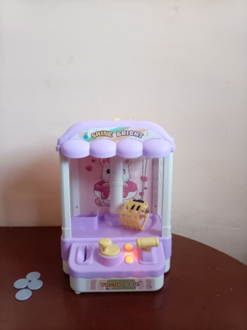 Mini igračka – aparat “claw machine” za hvatanje nagrada - Stojeći