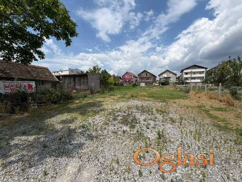 Plac u Kaću 680m2