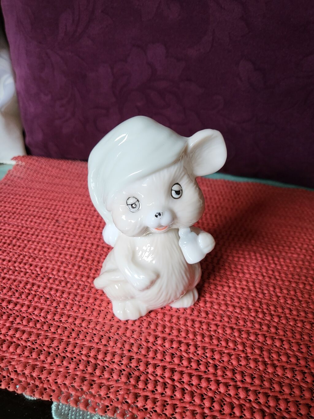 Porcelanska nova,vintaz figura. Visina. 11cm. Duzina