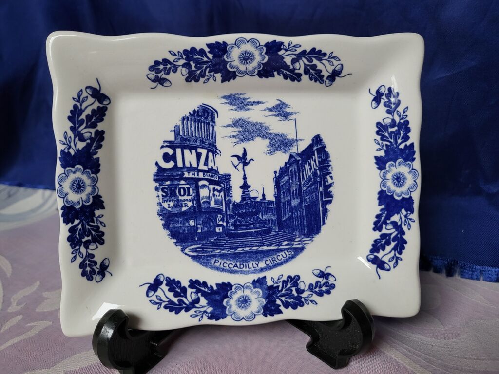 Pepeljara nova engleska Ironstone 70,80te. Pepeljara,moze biti i