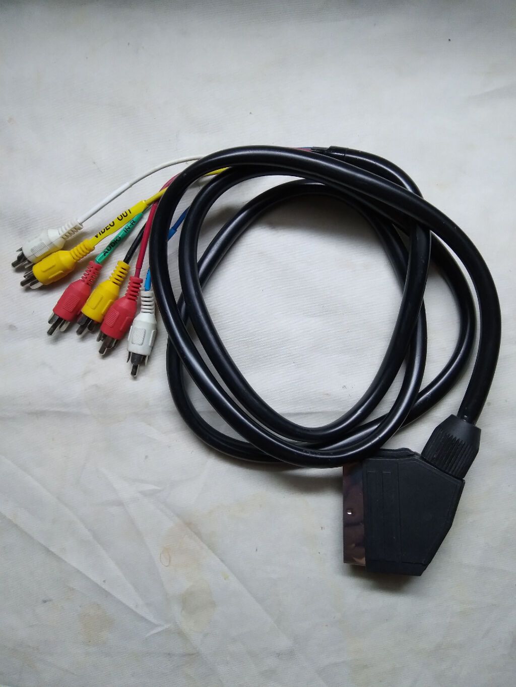 Video/Audio kabl skart/cinc 147 cm. kao nov