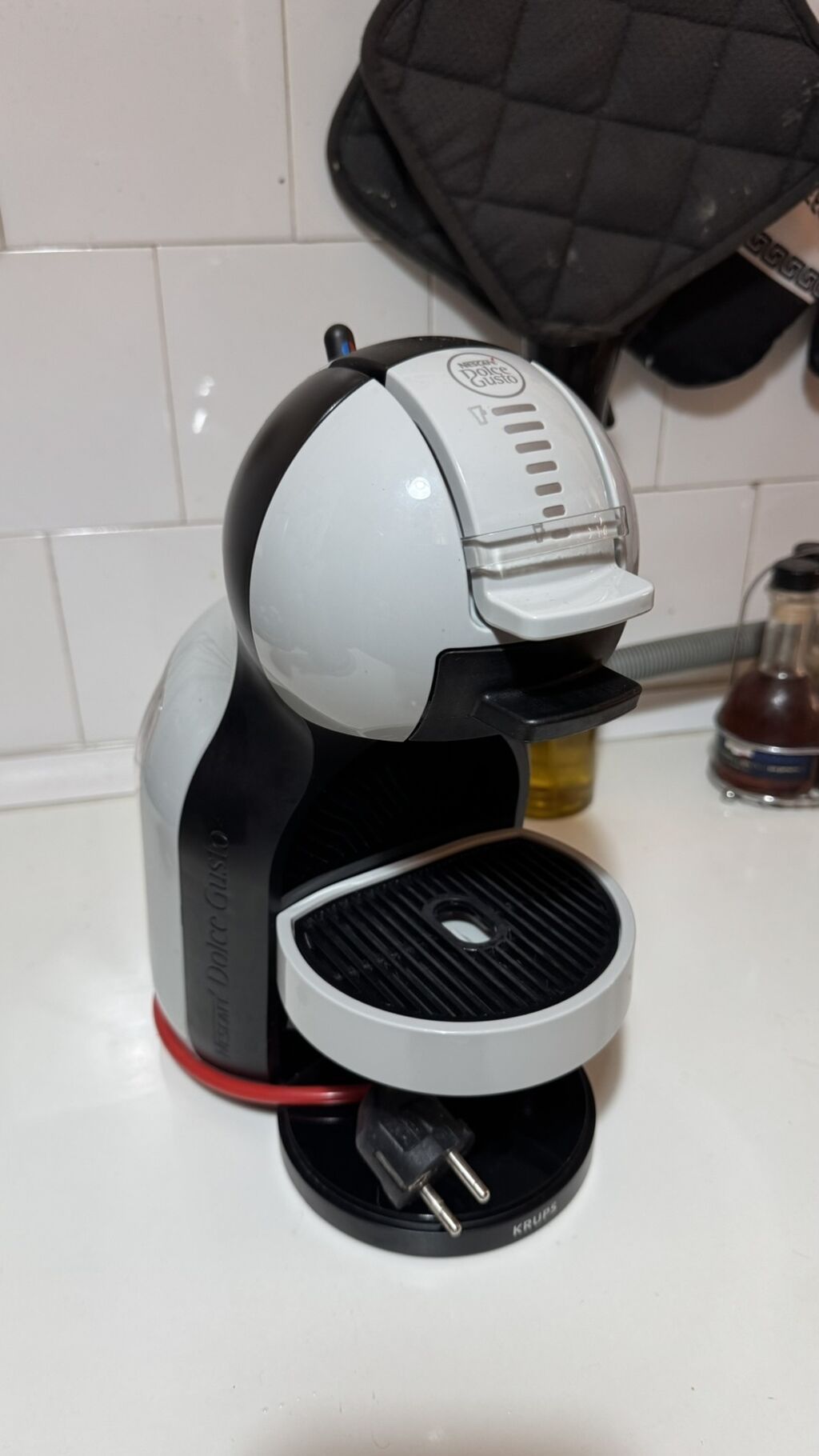 Nescafé Dolce Gusto aparat za kafu (KRUPS) ISPRAVAN - Kompaktan