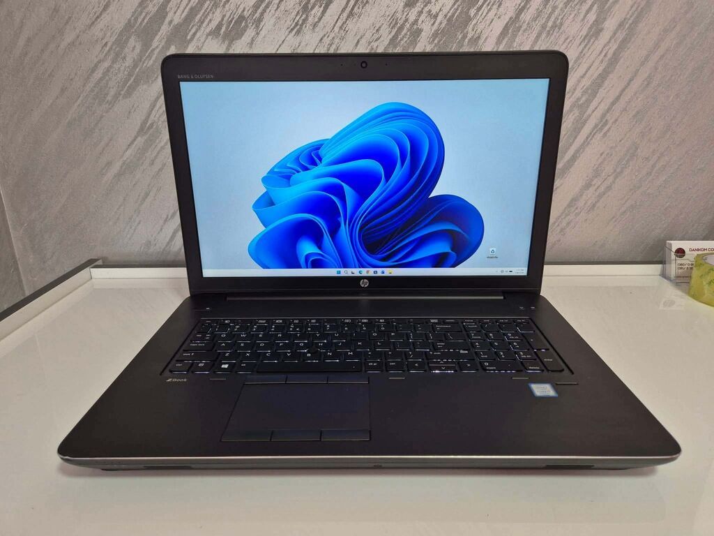 42di. HP ZBook 17 G3 mobilna radna stanica – ekran, numerička