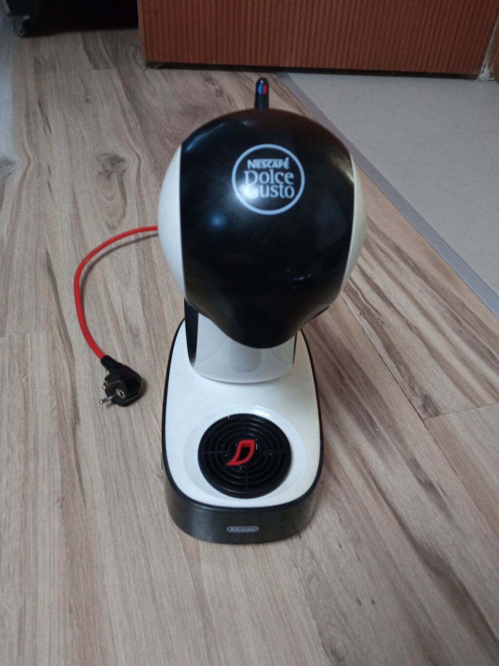 Nescafé Dolce Gusto aparat za kafu (De’Longhi) - Kompaktan kapsulni