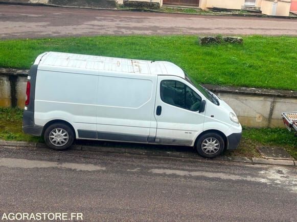 Prodaje se Renault Renault trafic minibus furgon na aukciji
