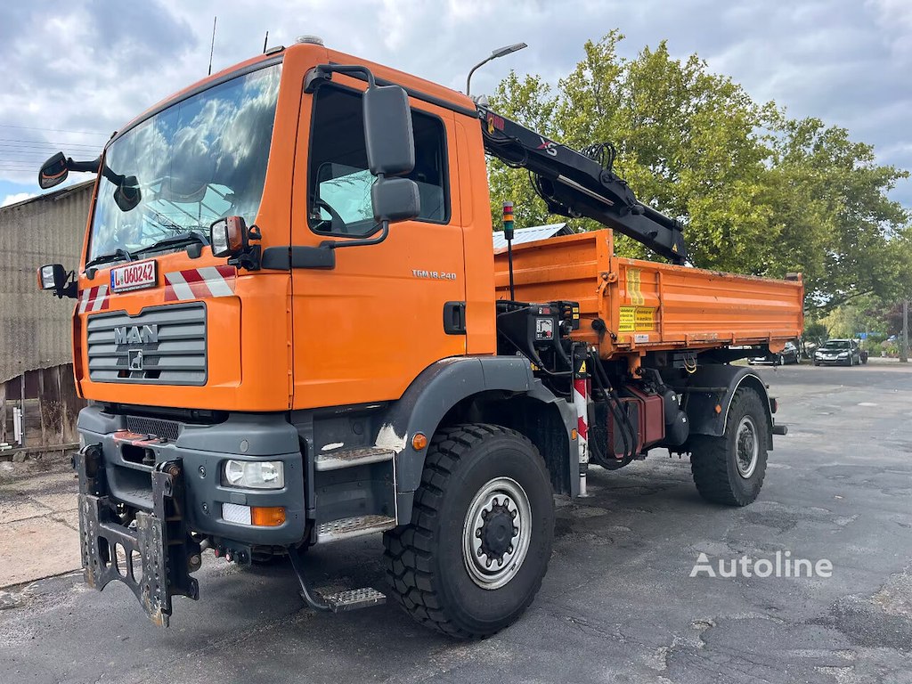 MAN TGM 18.240 3-way tipper truck 4x4 + Crane kiper