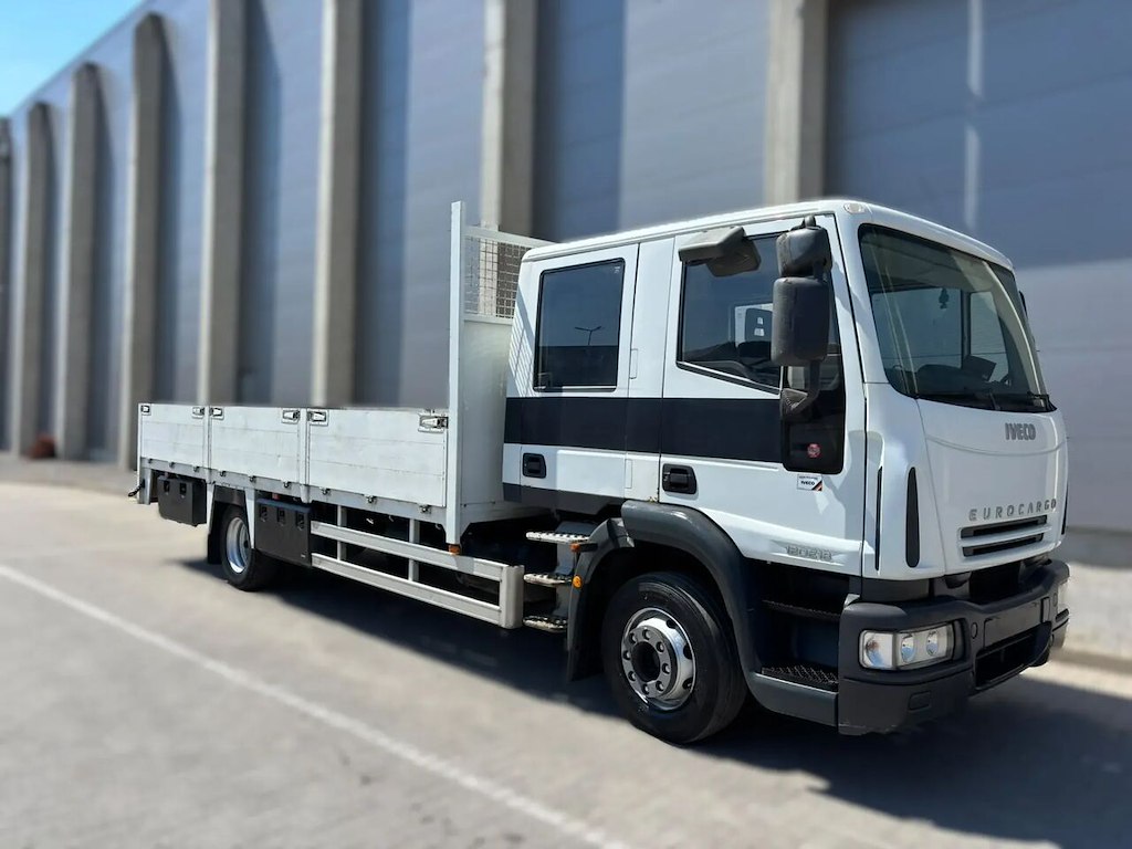 IVECO EuroCargo 120 kamion s ravnom platformom