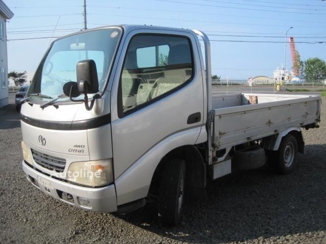 Toyota DYNA kamion s ravnom platformom