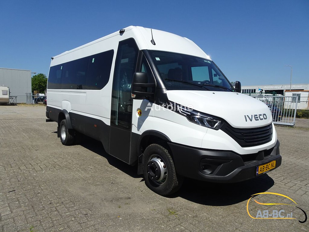 Novi IVECO Daily 65C18HA8 NEW Automatic 24 seats putnički minibus