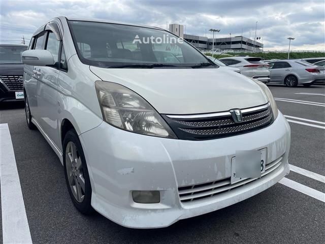 Toyota ISIS putnički minibus