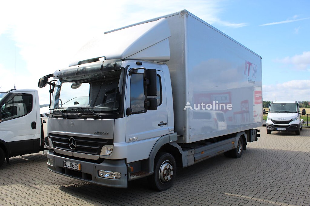 Mercedes-Benz atego 824 kamion furgon