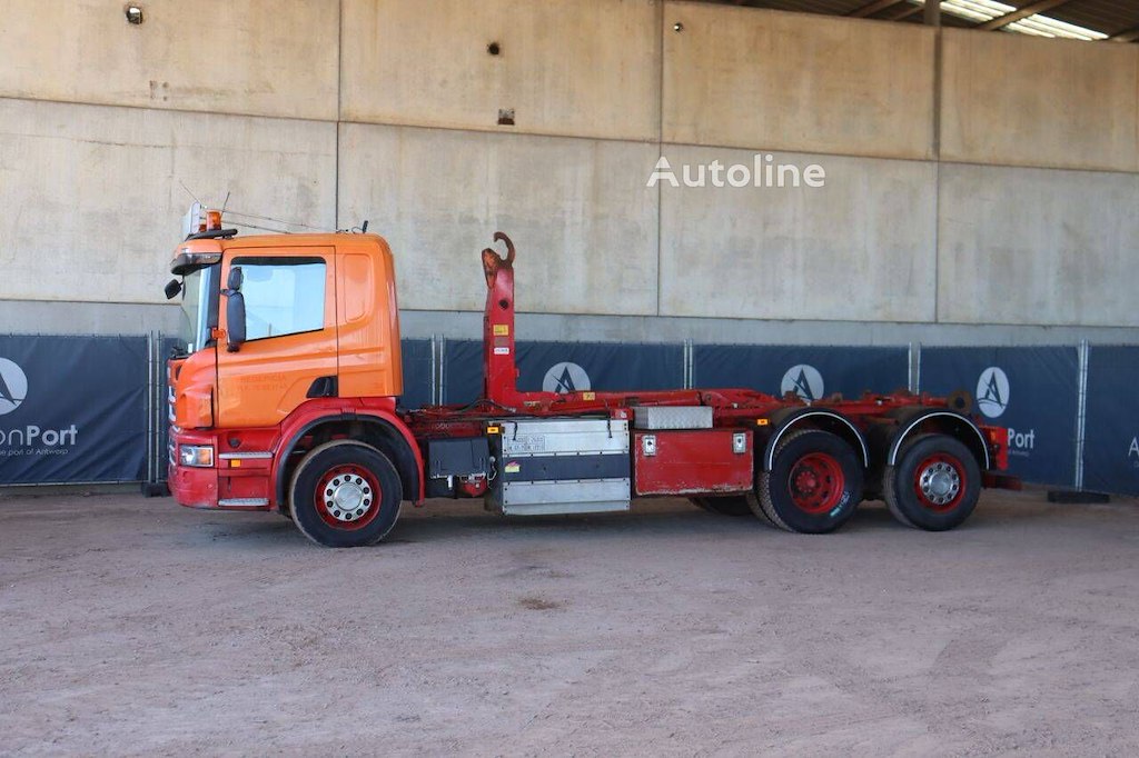 Prodaje se Scania P 340 rol kiper sa kukom na aukciji