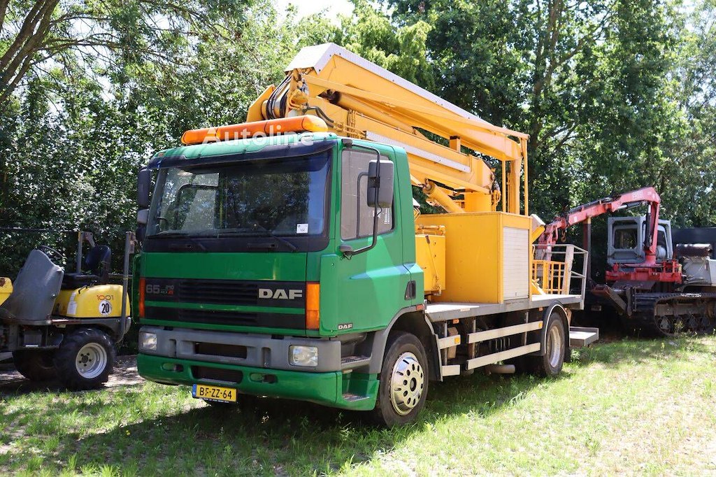 Prodaje se DAF AE65 NC rol kiper sa kukom na aukciji