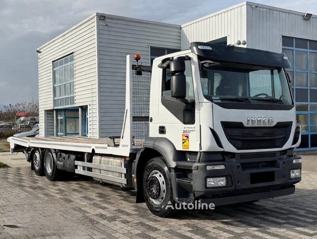 IVECO Stralis 360 / Heavy equipment transport truck autotransporter