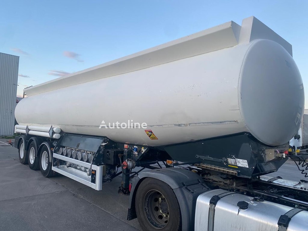 Merceron M343 cisterna za goriva i maziva