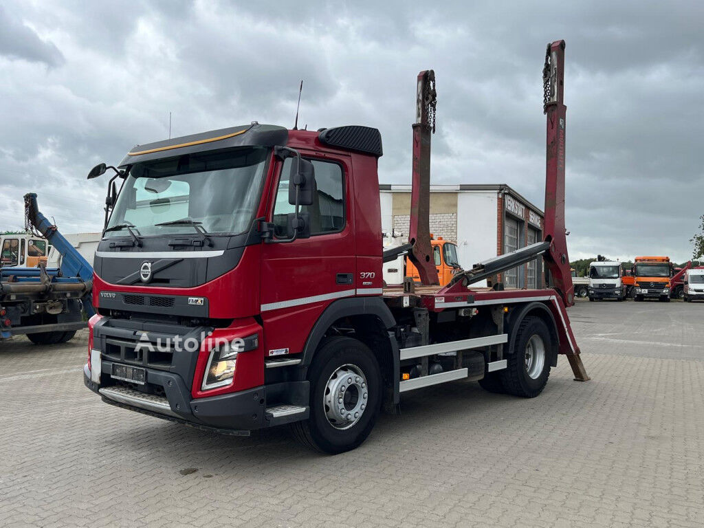 Volvo FMX 370 kamion autopodizač kontejnera