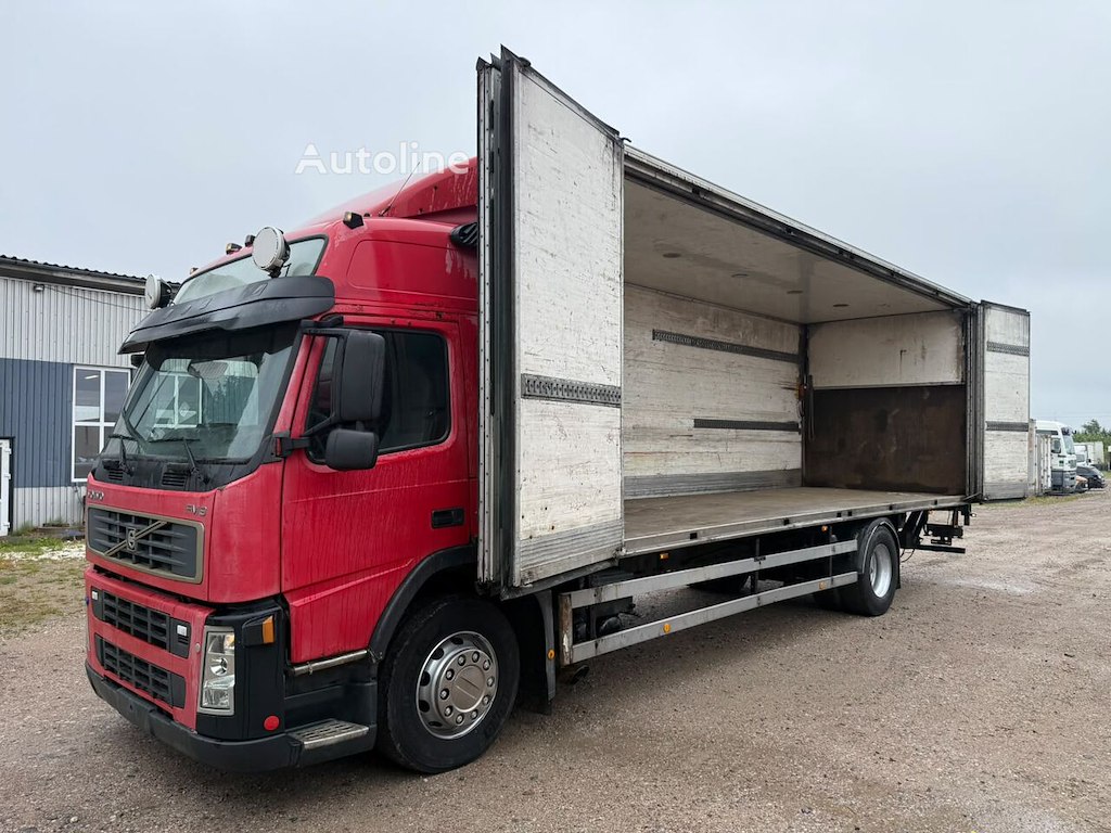 Volvo FM9 300 izotermni kamion