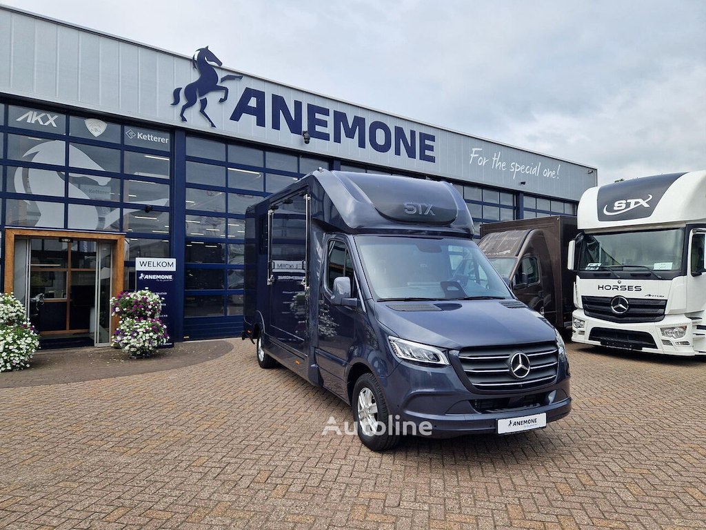 Novi Mercedes-Benz Sprinter kamion za prevoz konja
