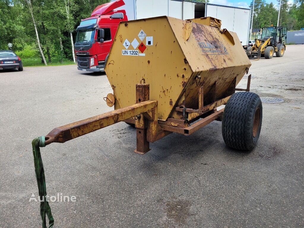 Prodaje se Färmartanken AB Färmartanken på hjul 2000 liter tankvagn prikolicu cisternu za gorivo na aukciji