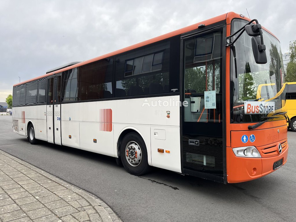 Mercedes-Benz Intouro L + lift EURO 6 prigradski autobus