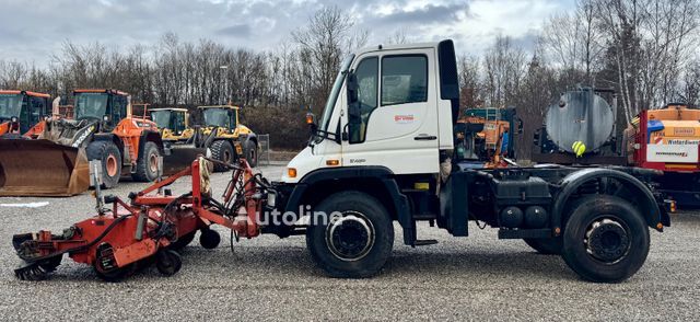 Mercedes-Benz Unimog U400 univerzalna komunalna mašina