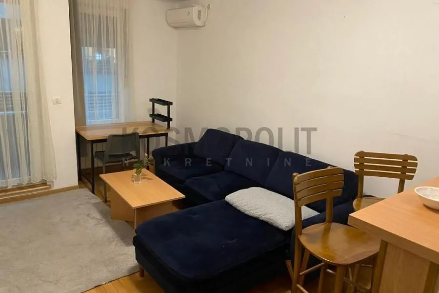 Izdavanje, dvosoban stan, 40m², Slavija, Vračar Sve Podlokacije