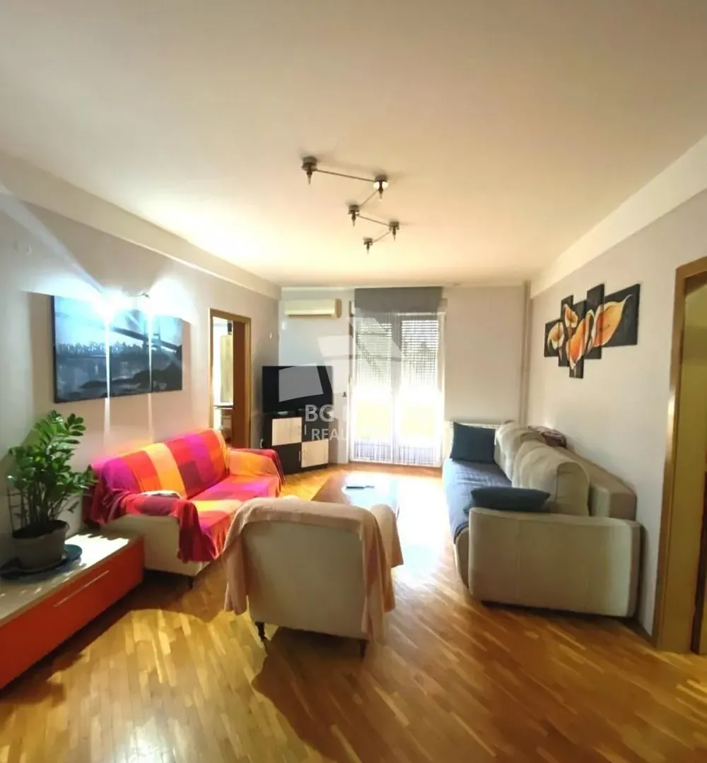 Izdavanje, dvosoban stan, 85m², Zemun Centar, Zemun Sve Podlokacije