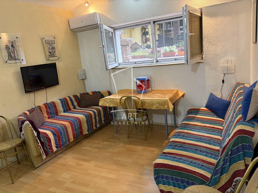 Nemanjina, Dvosoban stan za izdavanje, 62m2, 580€