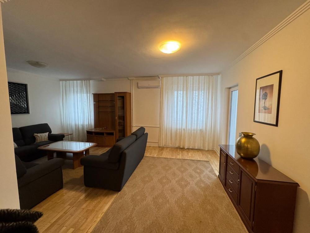 Bulevar kneza Aleksandra Karađorđevića, Dvosoban stan za izdavanje, 120m2, 1.400€