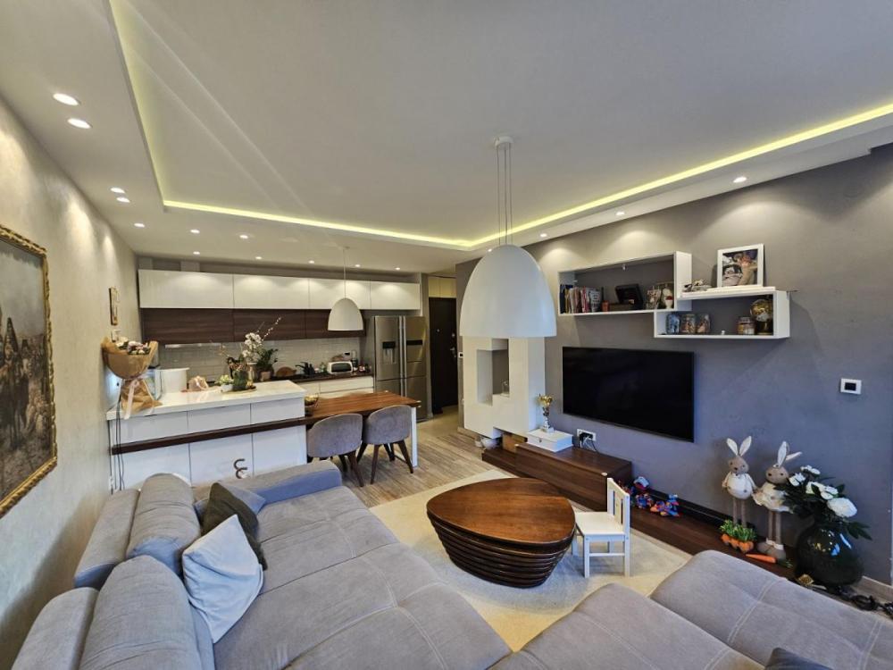 Trosoban stan na prodaju, 65m2, 219.500€