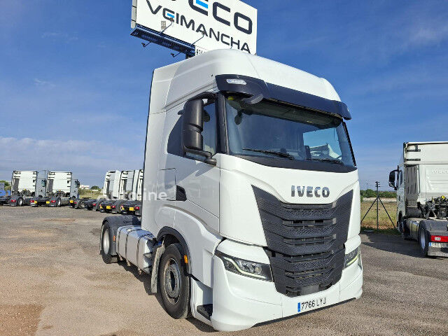 IVECO AS440S49T/P tegljač