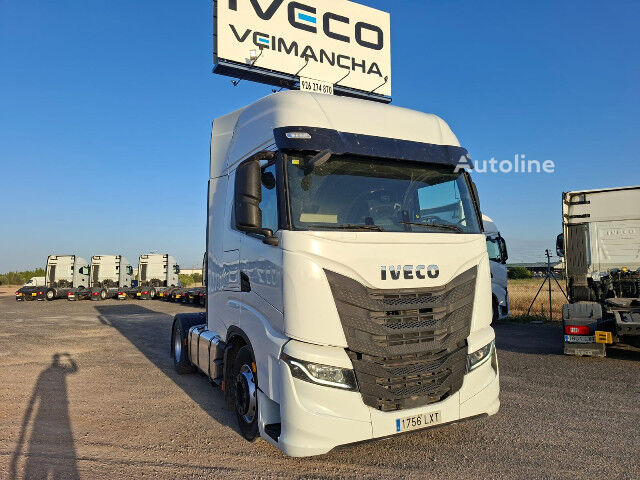 IVECO AS440S49T/P tegljač