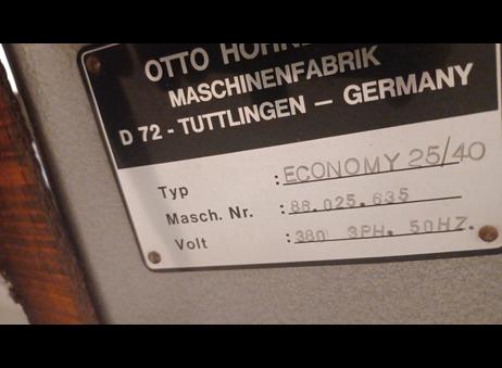 Hohner Economy 25/40 машинa за књиговезну шивење седла
