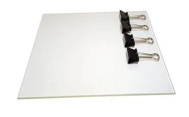 Staklena podloga 200 x 215 mm sa štipaljkama