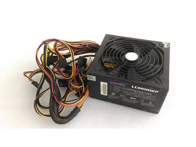 LC Power 600W 8pin i 2x6pin za grafiku