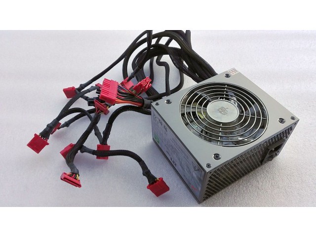 XSpice Kira 530W 8pin i 2x6Pin za grafiku LED 80+
