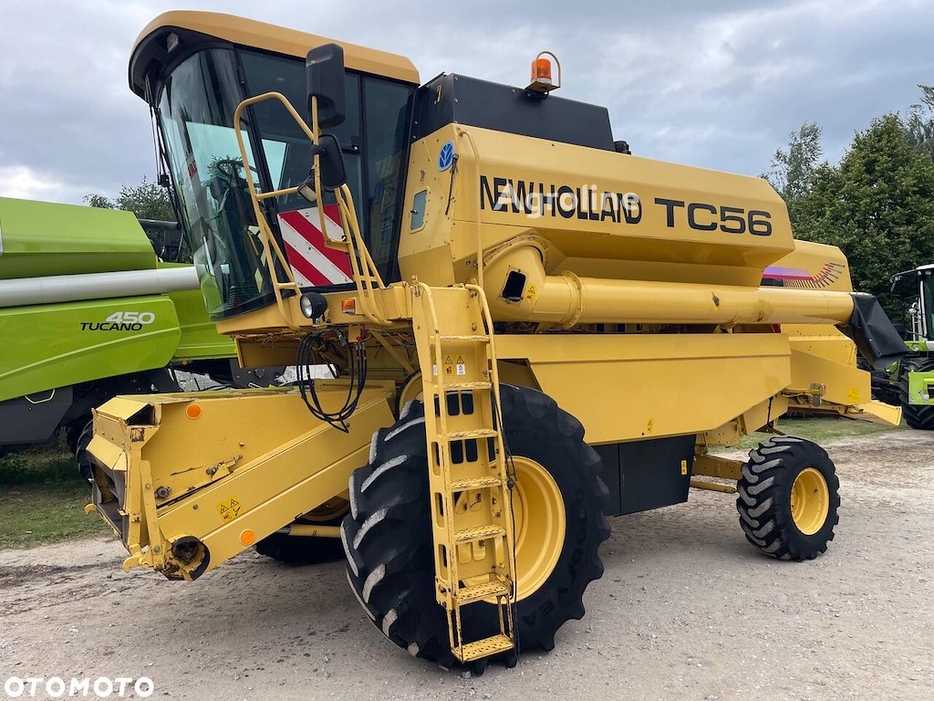 New Holland TC56 kombajn za žito