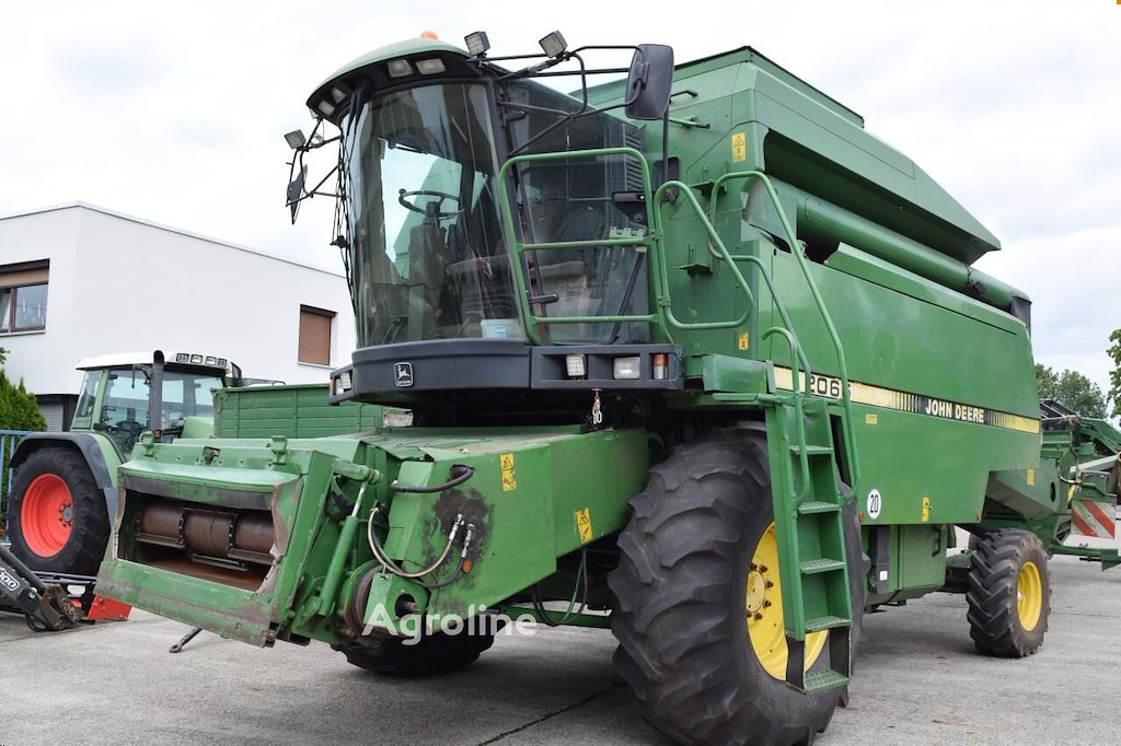 John Deere 2066 kombajn za žito