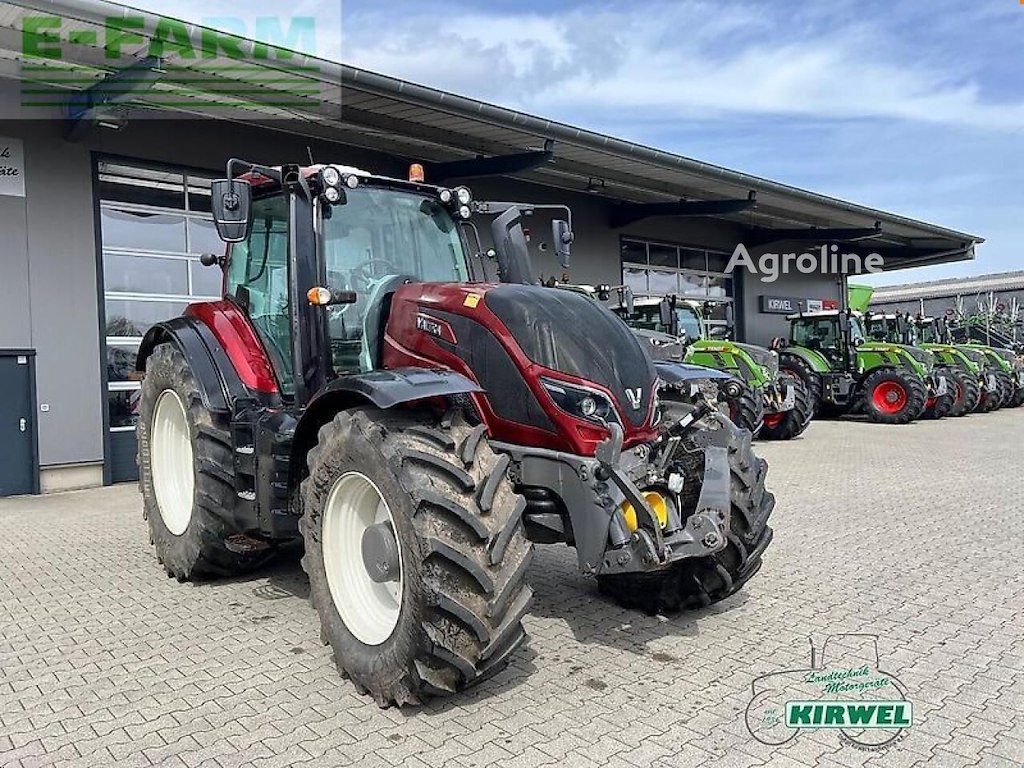 Valtra t 214 versu traktor točkaš