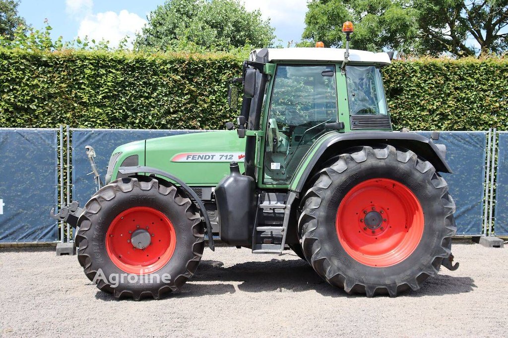 Prodaje se Fendt 712 Vario traktor točkaš na aukciji