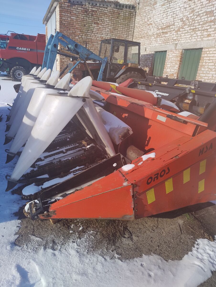 Oros 8253 žetelica za kukuruz
