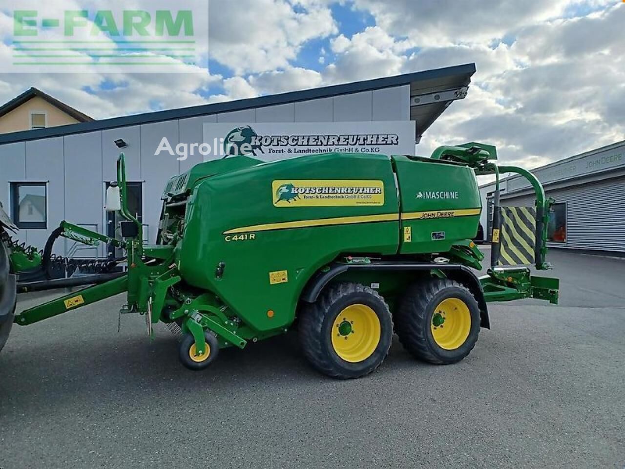John Deere c441r balirka za četvrtaste bale