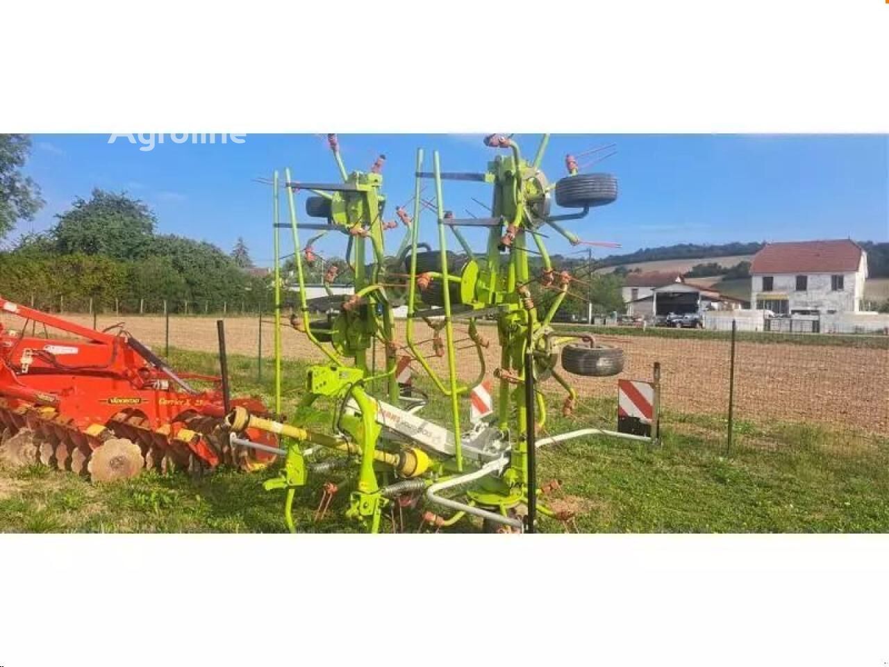 Claas volto 900 prevrtač sena
