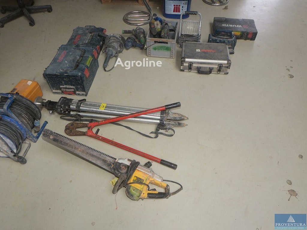 Prodaje se DeWalt Elektro-Handmaschinen ca. 8 St električnu testeru na aukciji