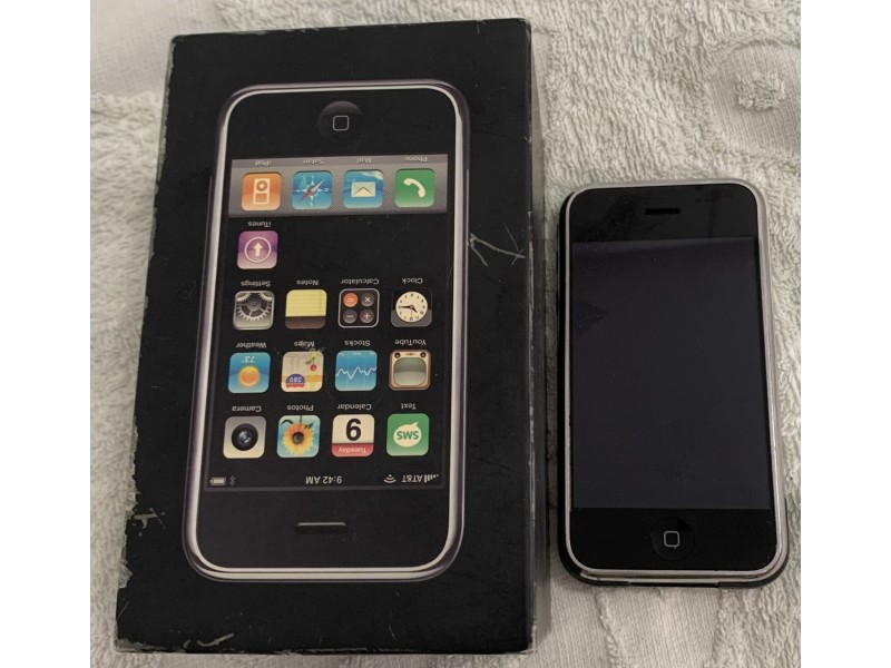 IPHONE 1 8 G IZ 2007 GODINE