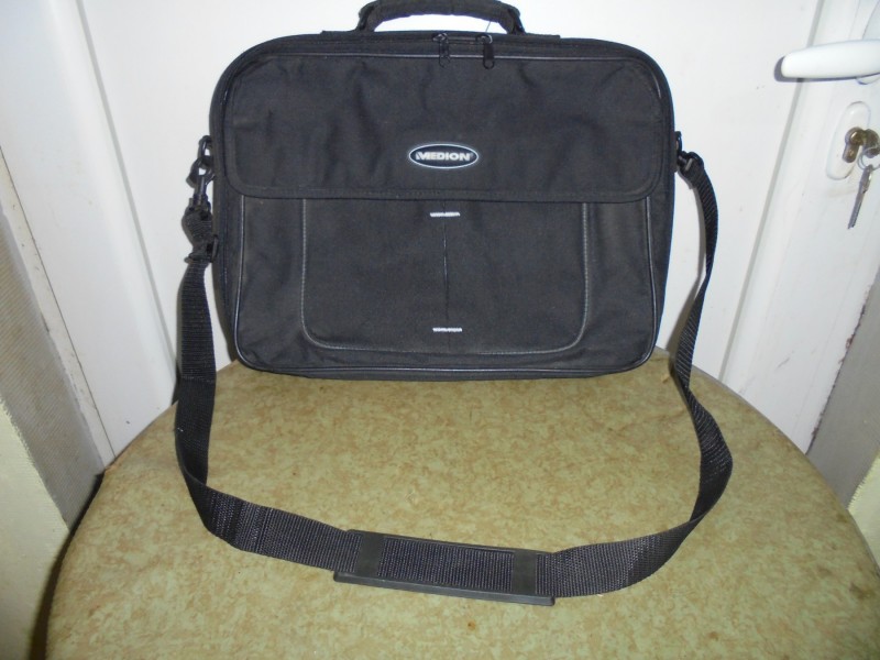 TORBA ZA LAPTOP MARKE *MEDION*, U CRNOJ BOJI, 42x30x4,5