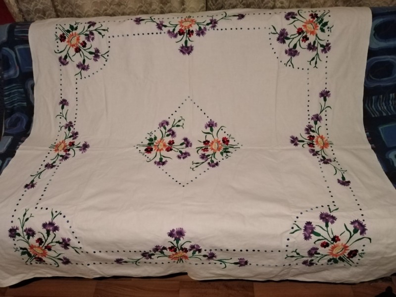 Sniženo jul-Stolnjak vez predivan 145x135