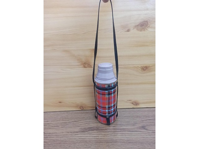 Vintage retro termos boca crvena kararirana tartan